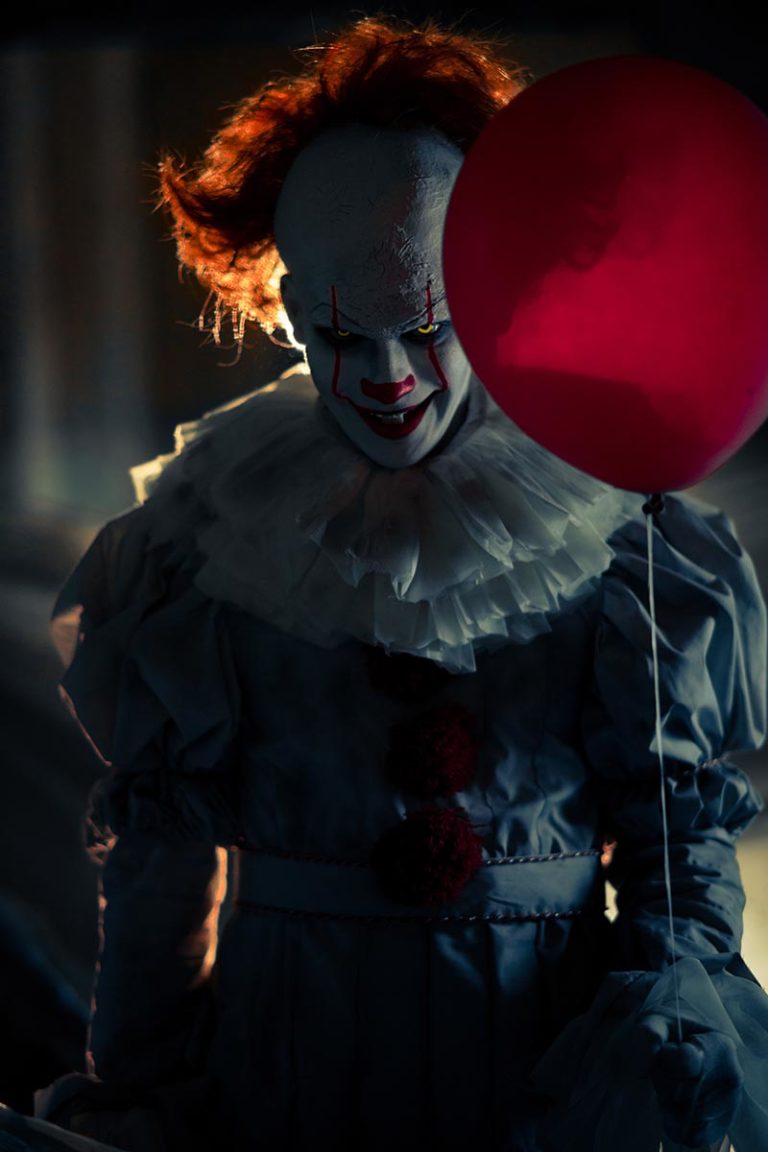 Bill Skarsgård: flickvän, barn, ålder och Clark på Netflix