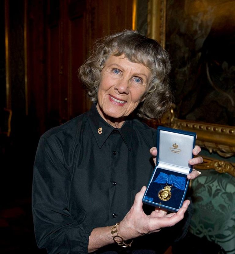 STORT GRATTIS: Gullan Bornemark fyller 95 år – prisade musikprofilens ...