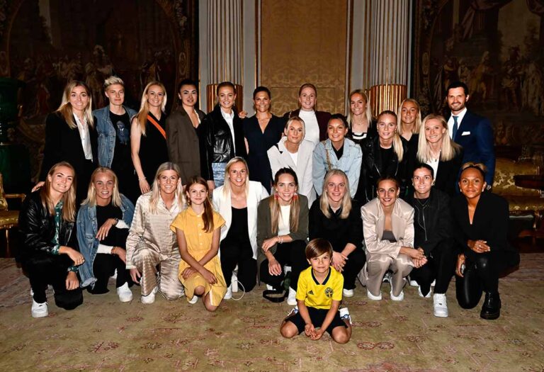Därför pratar världen om Oscar och Estelle – detaljen på nya bilderna ...