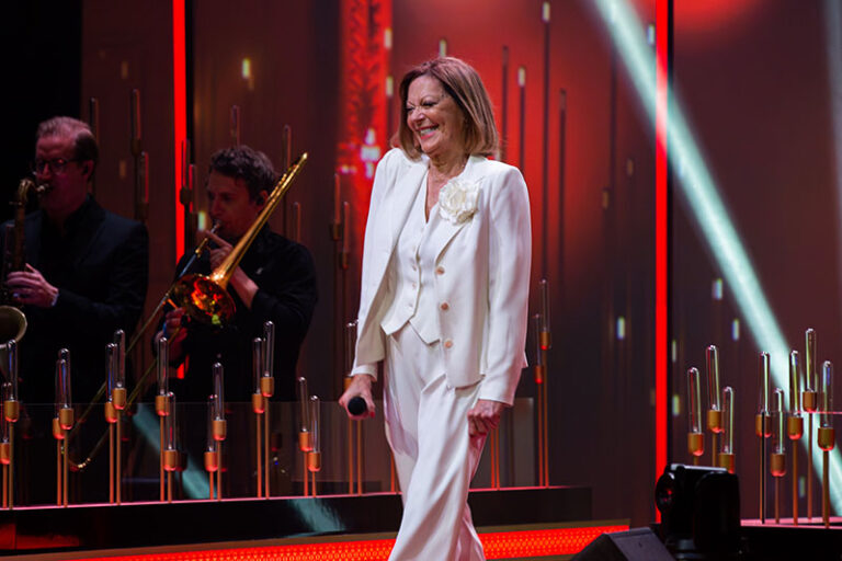 Björn Skifs hyllning till Claes Eriksson – får publiken att koka när ...