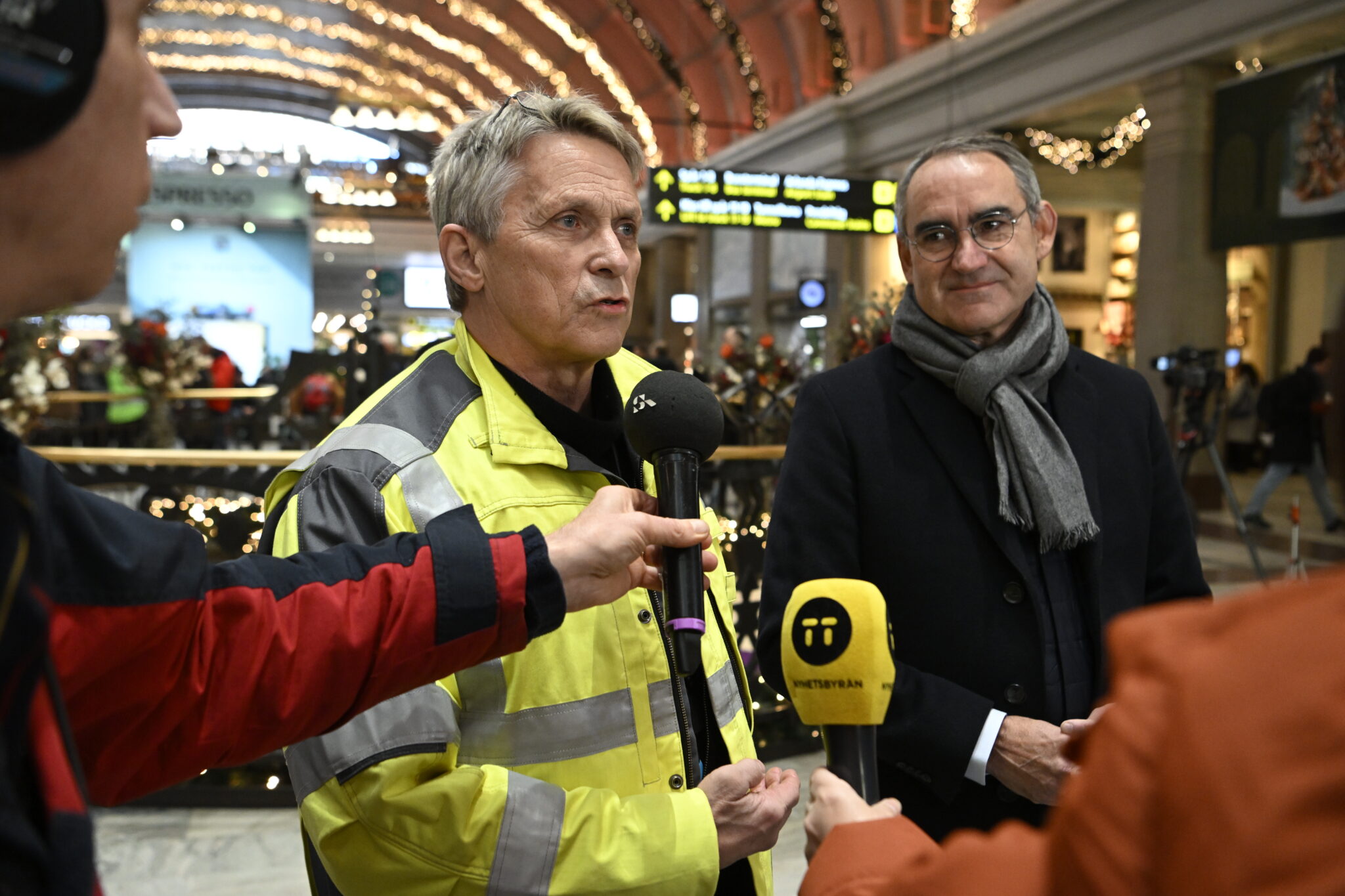 Bengt Olsson från Trafikverket hånas av Nyhetsmorgon-tittarna